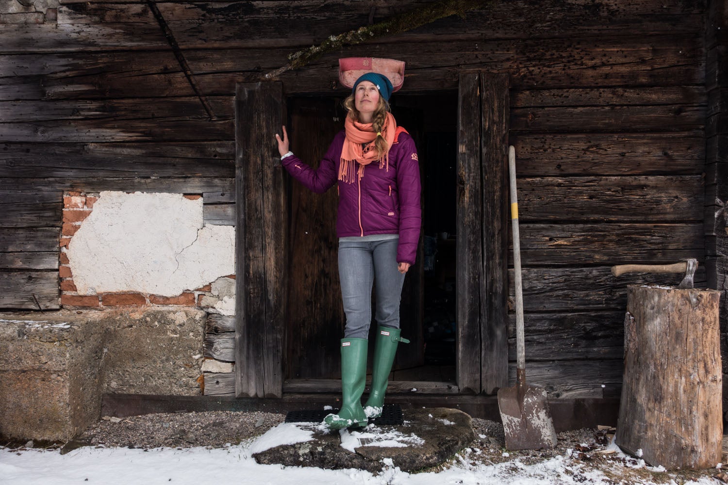Why Molly Baker Lives In A 2-Room Austrian Hut She Has To Skin To ...